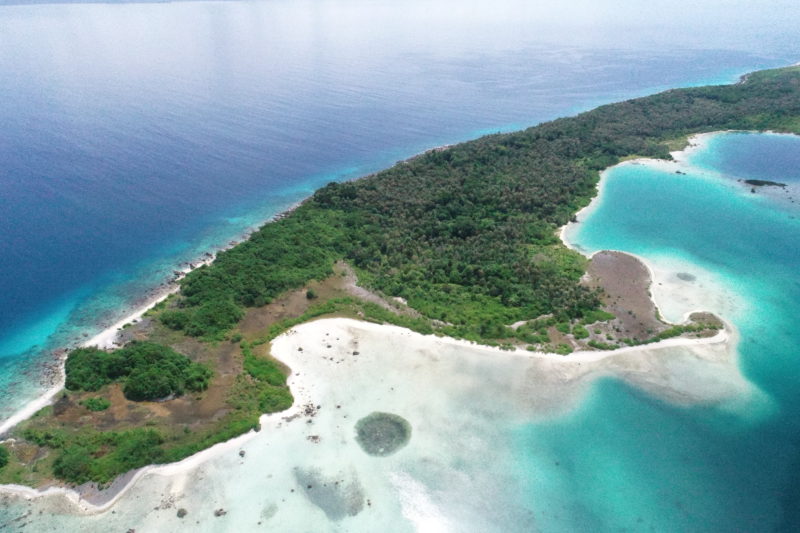 Penampakan Pulau Wunga dari udara. —Foto: Dokumentasi Dinas Perikanan ...